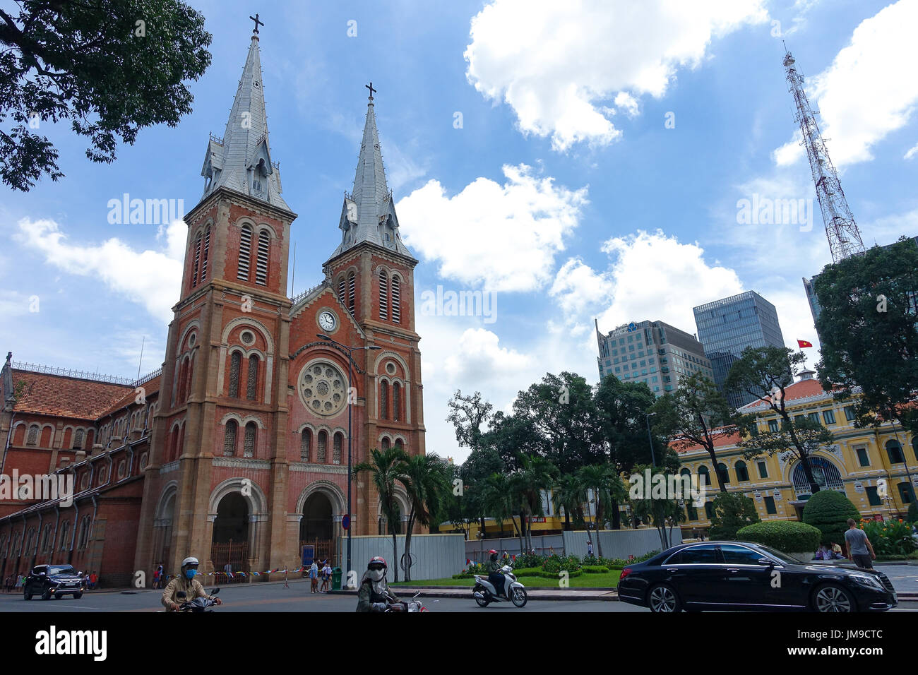 Nha tho duc ba hi-res stock photography and images - Alamy