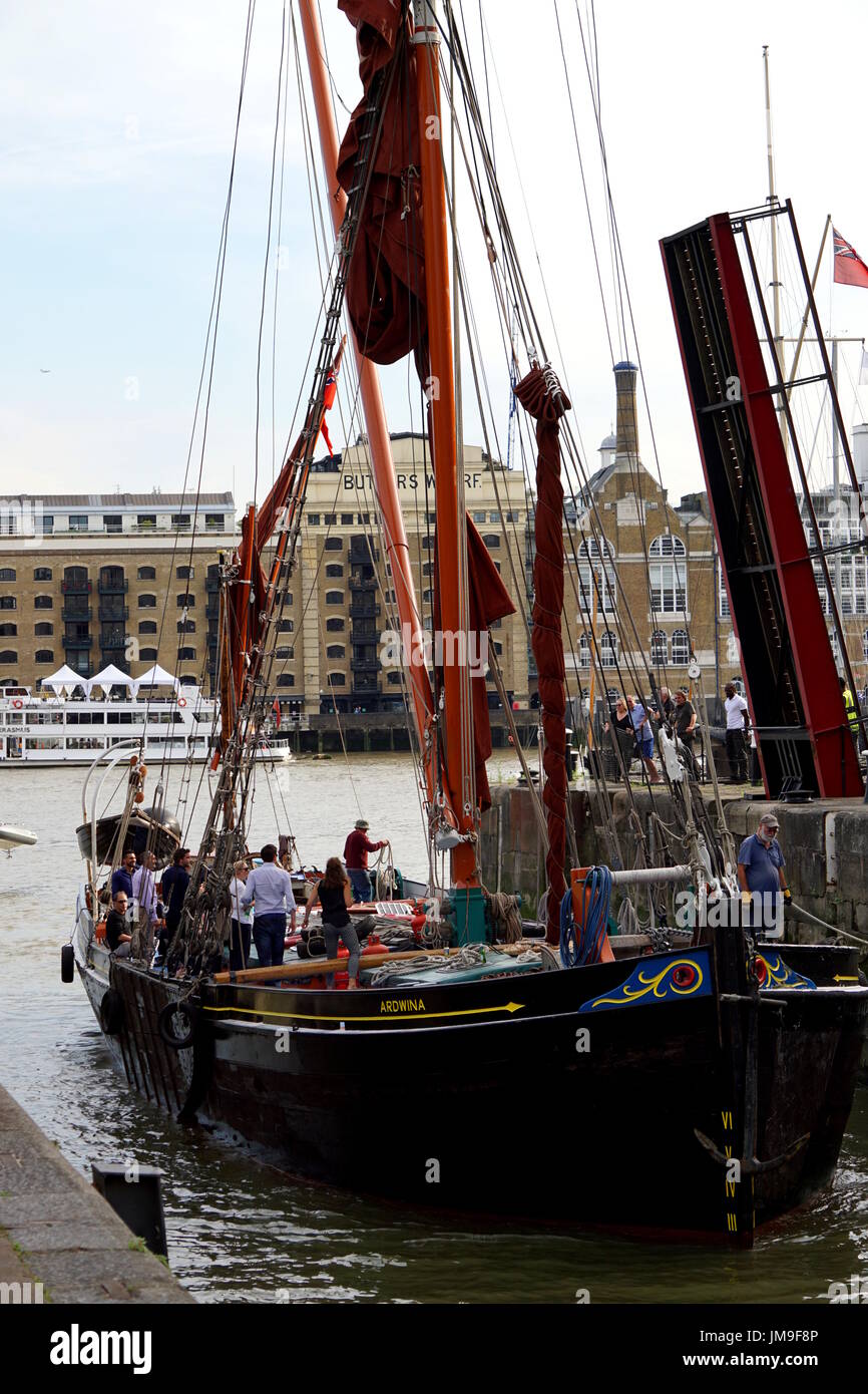 Boats enter Thames dock Stock Photo - Alamy