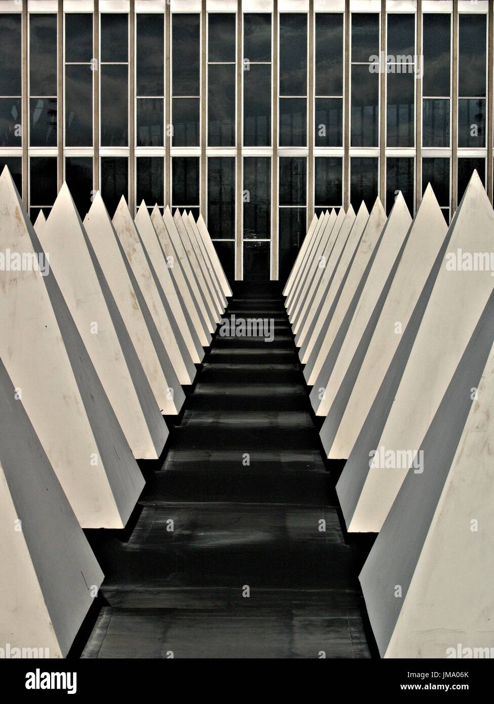 Pyramid shapes hi-res stock photography and images - Alamy