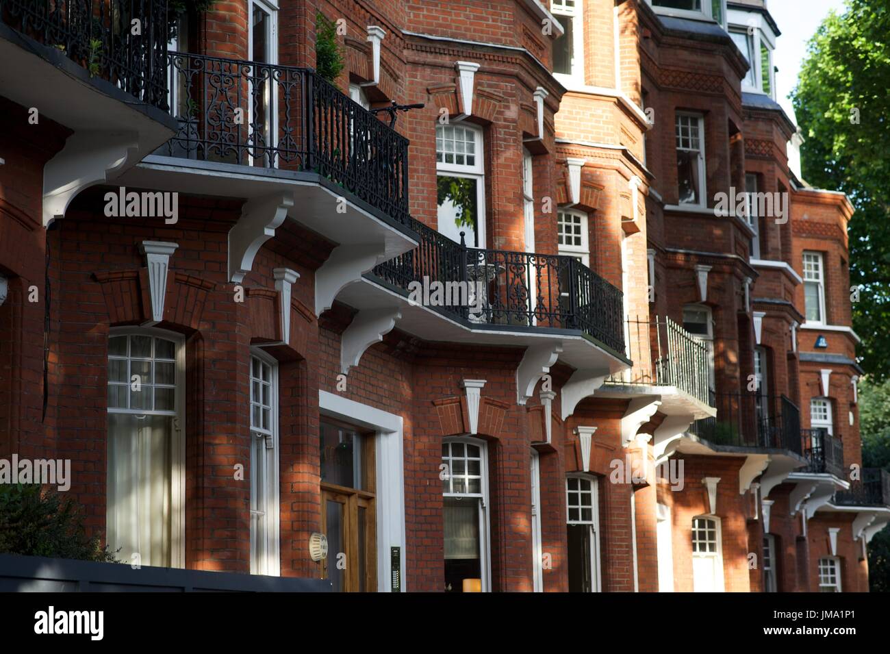 Terraced houses across the UK Stock Photo - Alamy