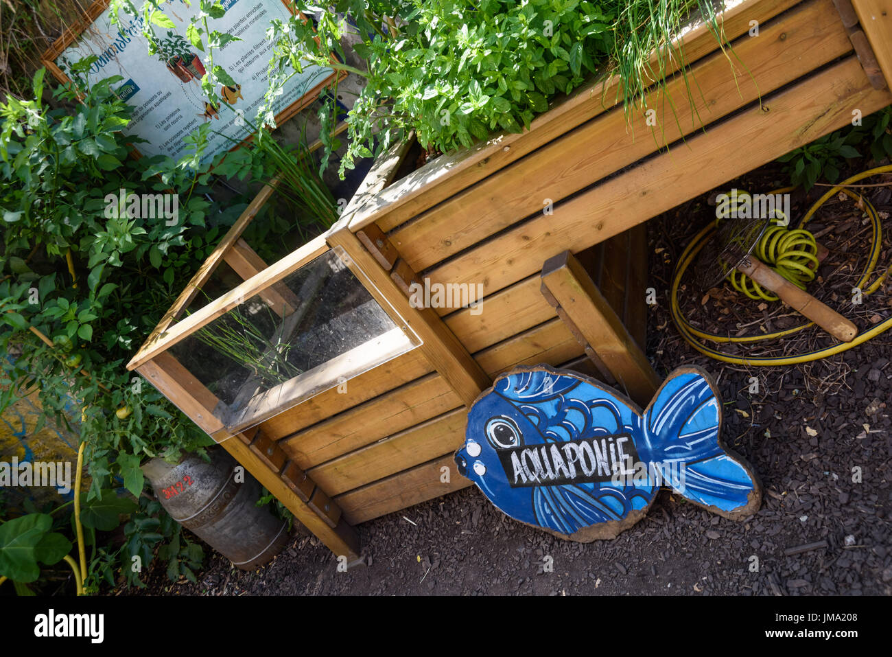 Paris, Alternative Bar-Restaurant 'La Recyclerie' Stock Photo - Alamy
