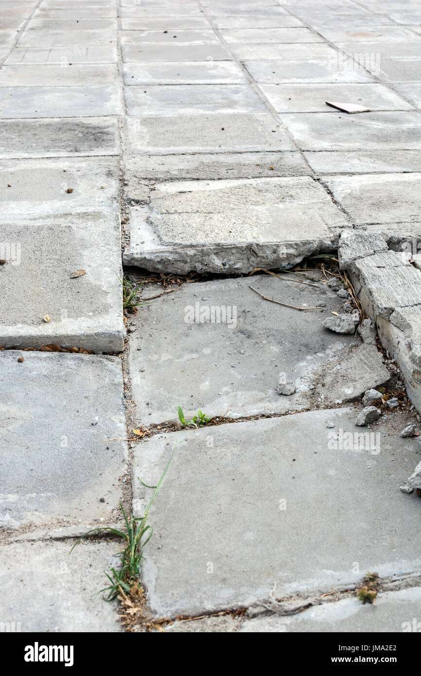 Cracked sidewalk abstract hi-res stock photography and images - Alamy