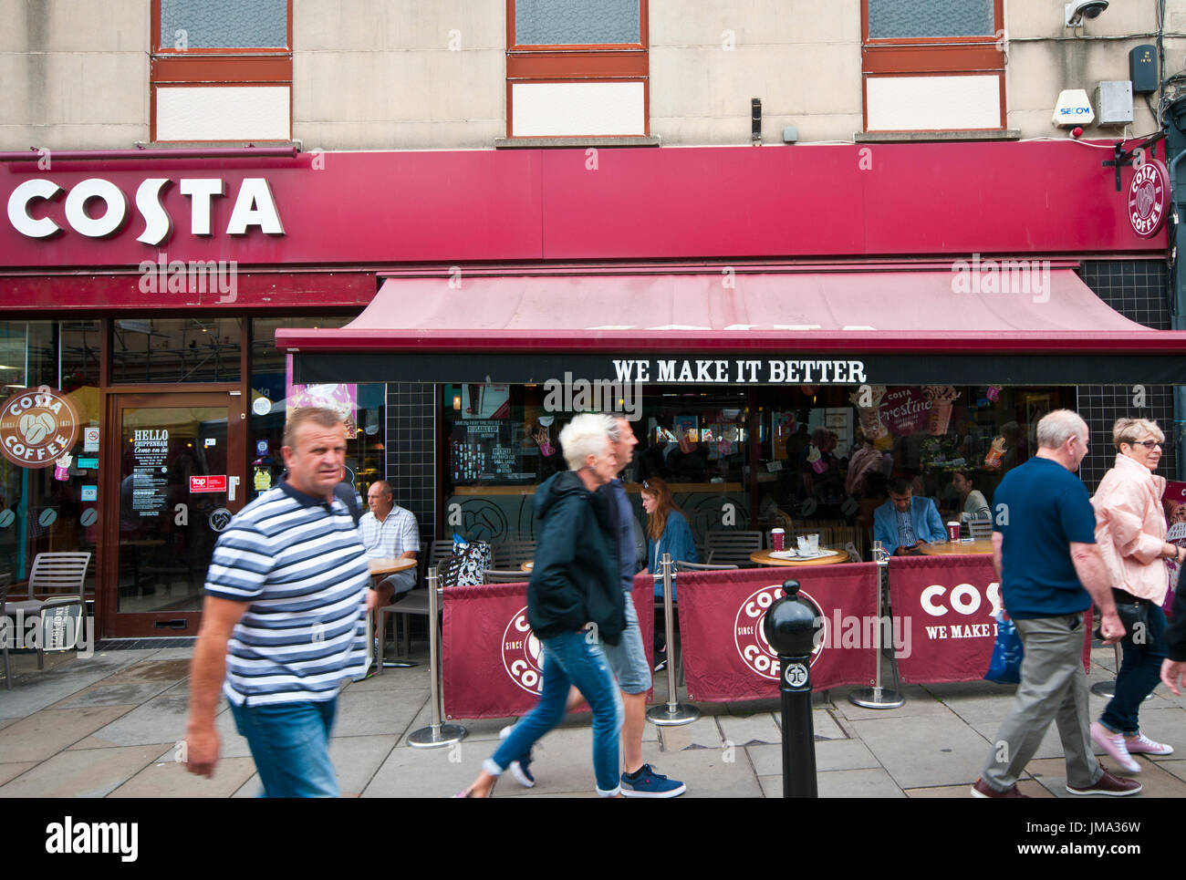 Front Exterior Outside Of a Costa Coffee Shop Stock Photo - Alamy