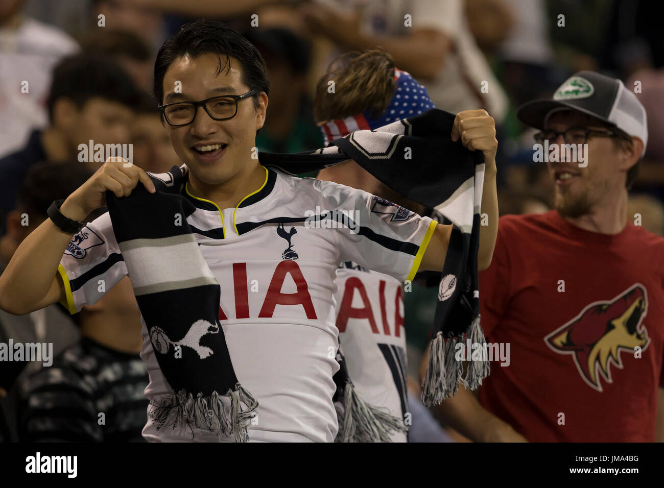 Tottenham hotspurs celebrate with the cup hi-res stock photography and ...