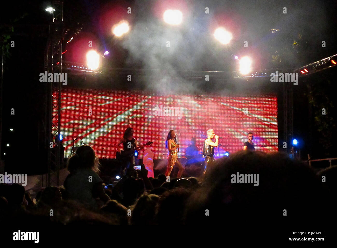 Explosion 2 hi-res stock photography and images - Alamy