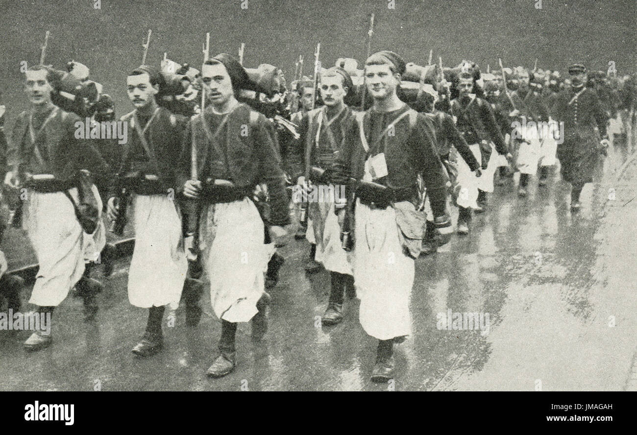 Zouaves on the march to Northern France, ww1 Stock Photo - Alamy