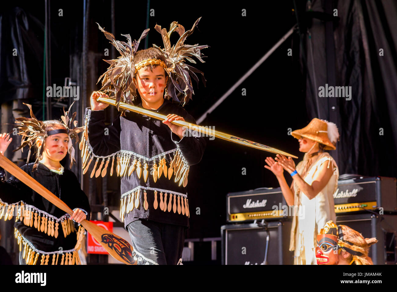 First nation canada drum hi-res stock photography and images - Alamy