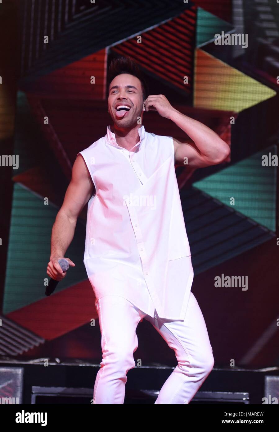Prince royce five tour concert hi-res stock photography and images - Alamy