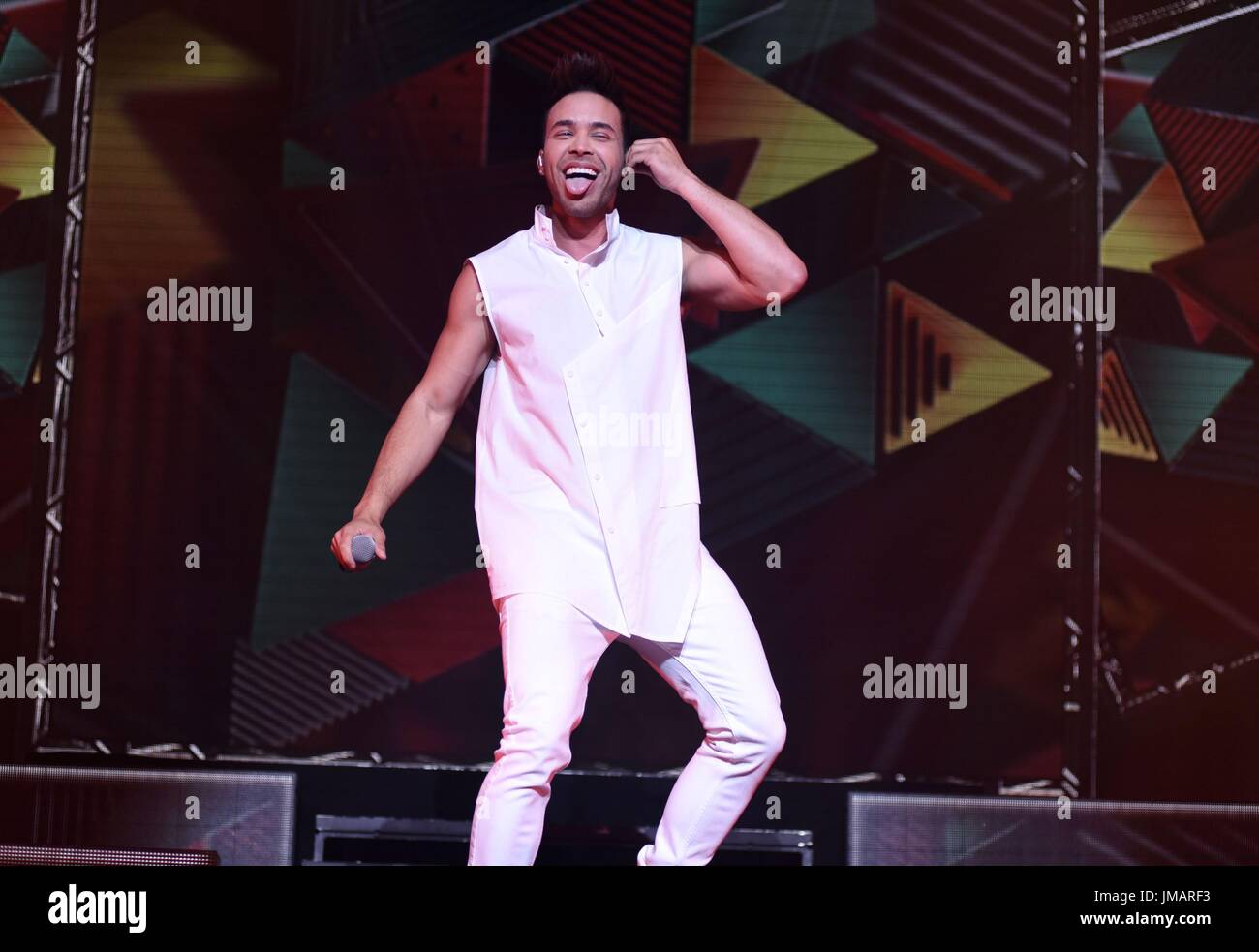 Prince royce five tour concert hi-res stock photography and images - Alamy