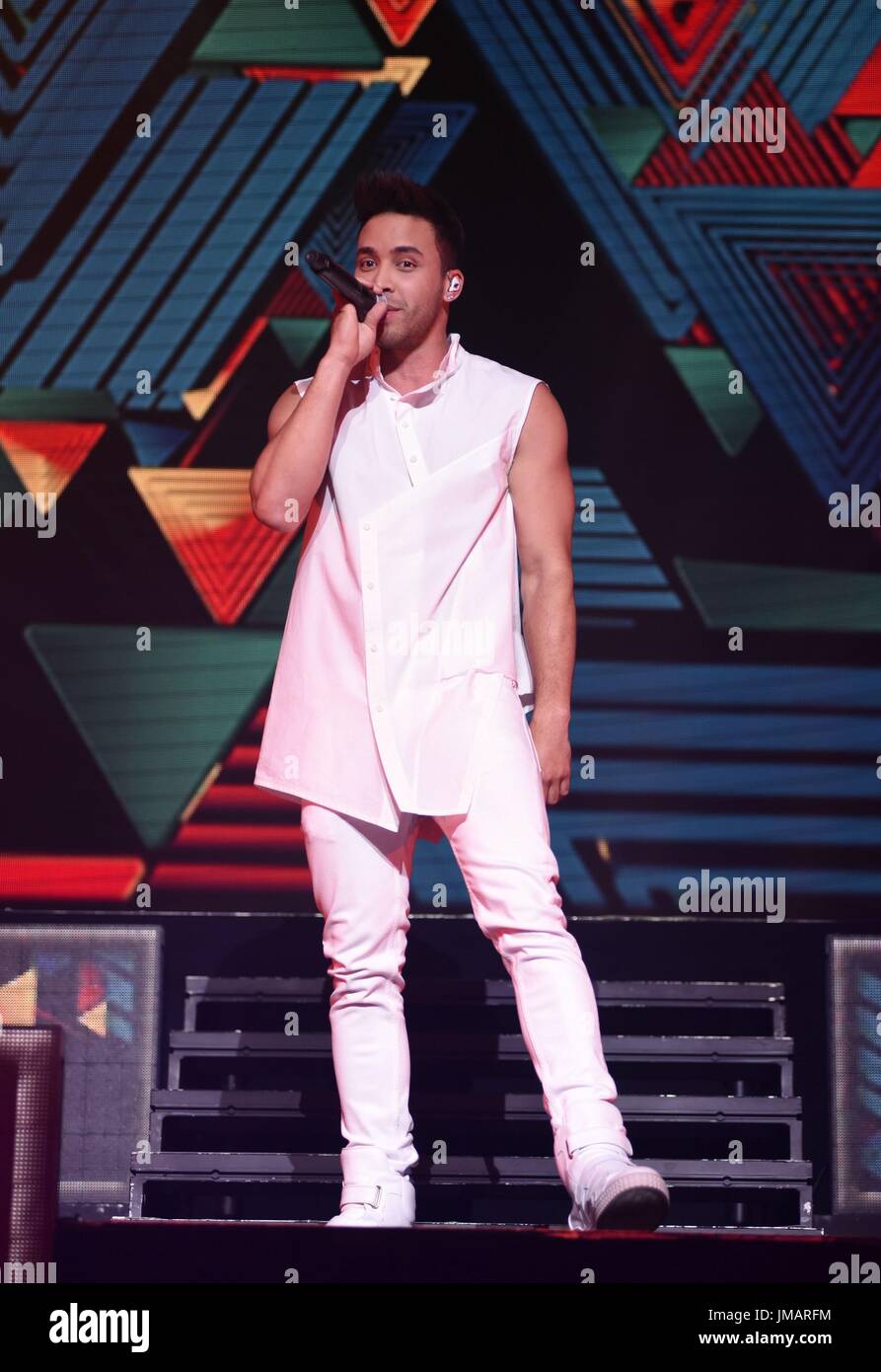 Prince royce five tour concert hi-res stock photography and images - Alamy