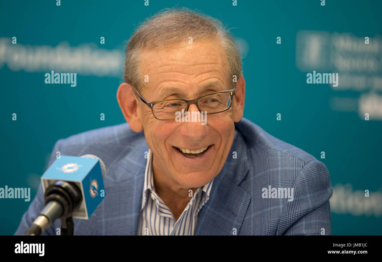 Dolphins owner stephen ross hi-res stock photography and images - Alamy