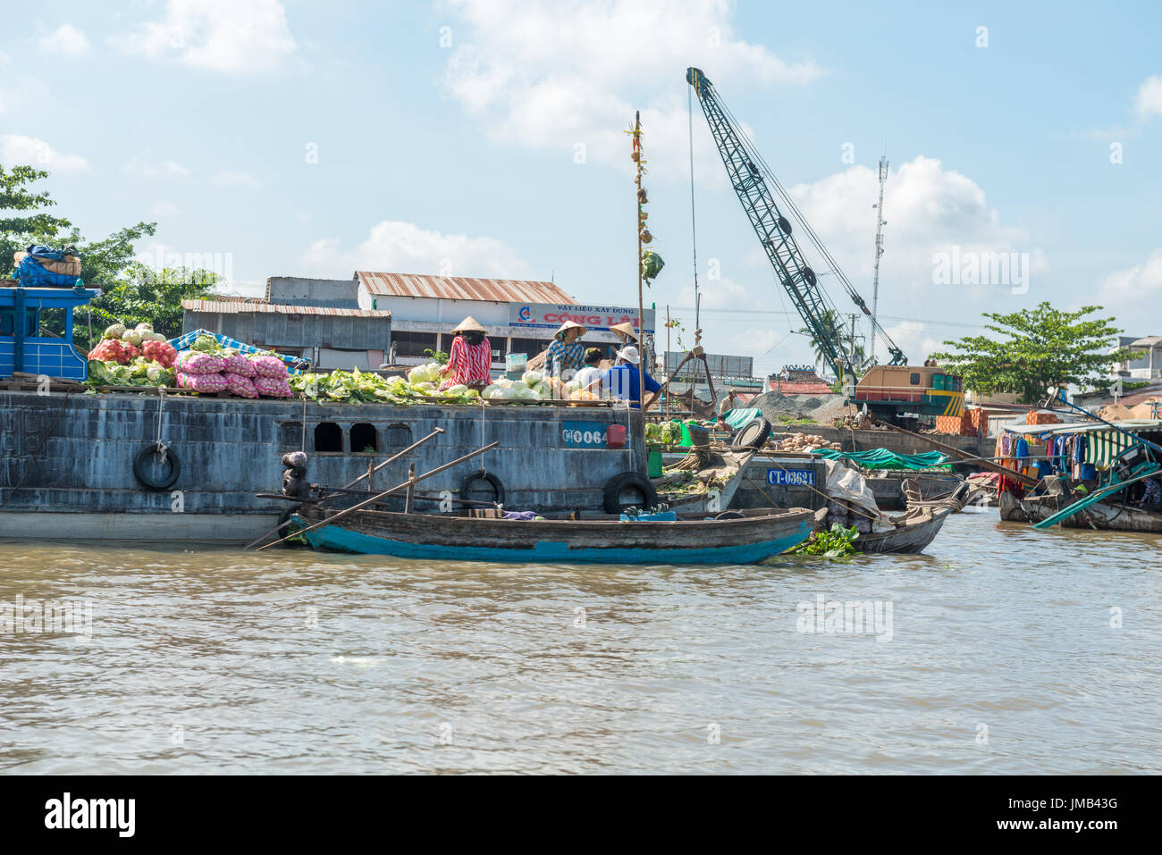 Mekong floating market Stock Photo - Alamy