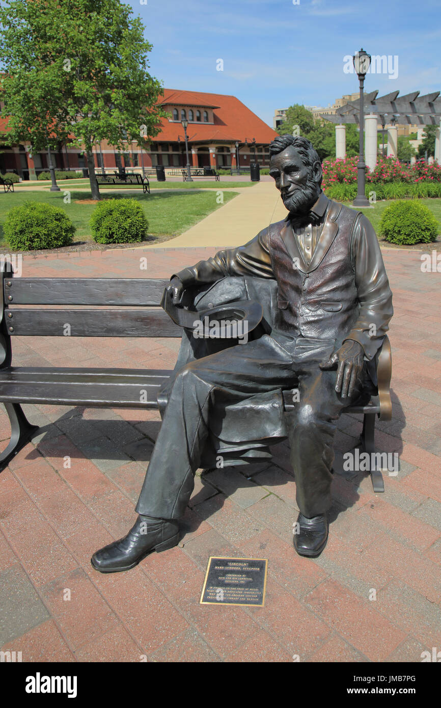 statue of abraham lincoln in union square park springfield illinois ...
