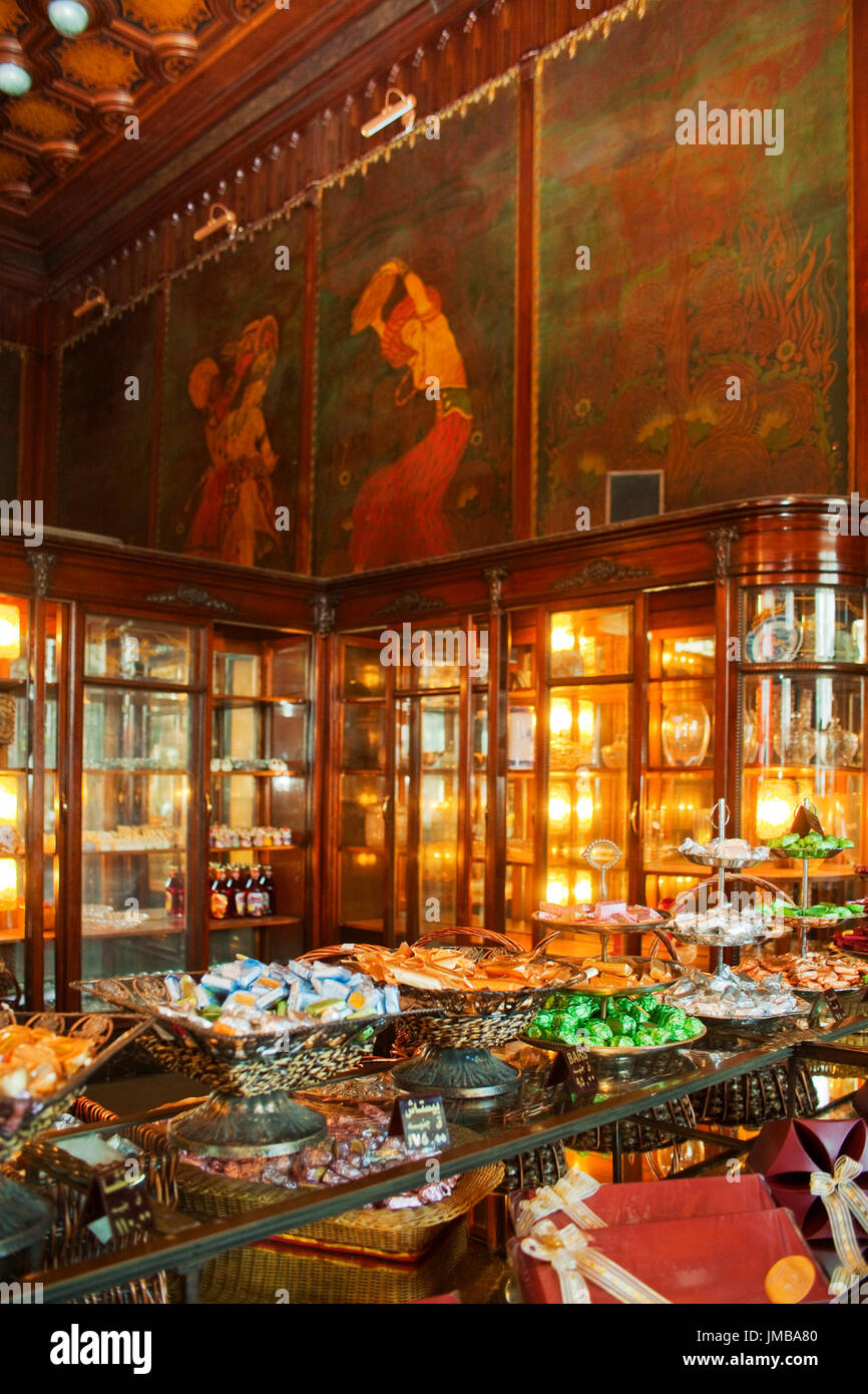 Aegypten, Alexandria, Patisserie Trianon Stock Photo - Alamy