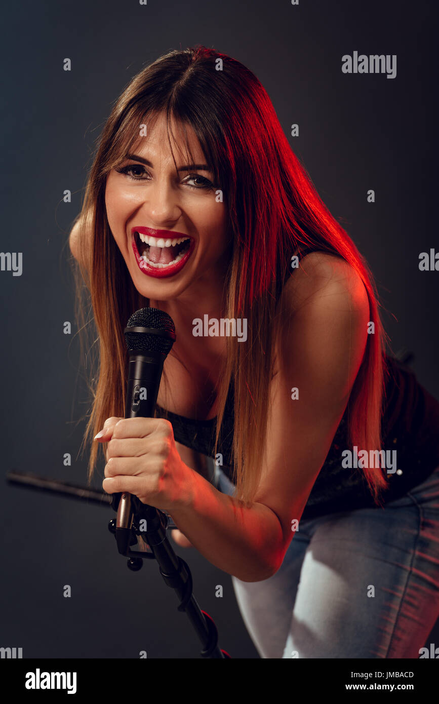 Mouth wide open singing hi-res stock photography and images - Alamy