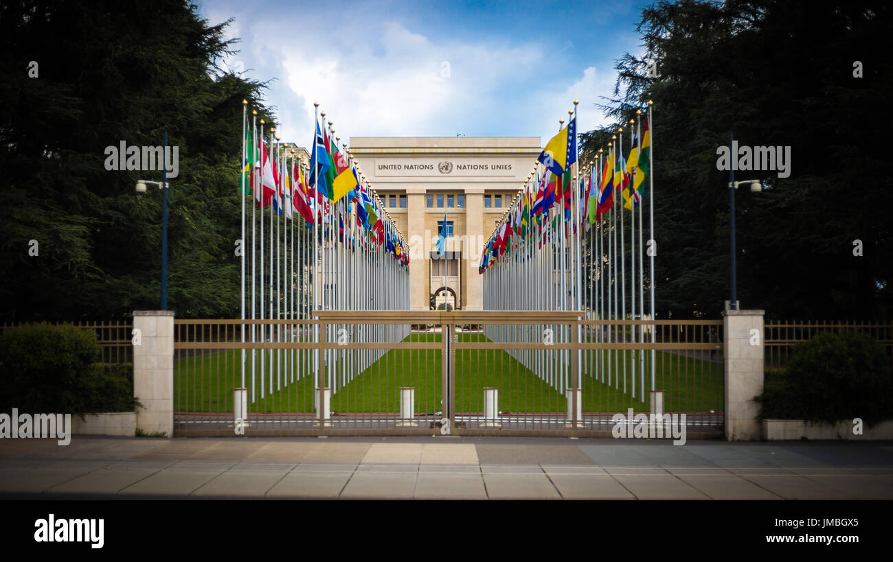 Parade flags of all nations hi-res stock photography and images - Alamy