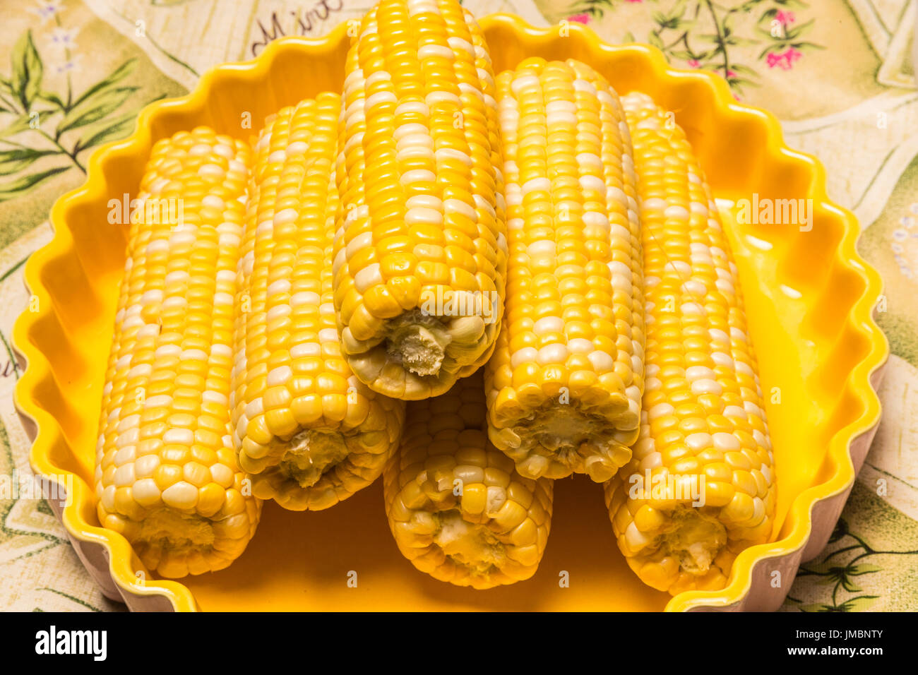 corn on the cob cooked Stock Photo - Alamy