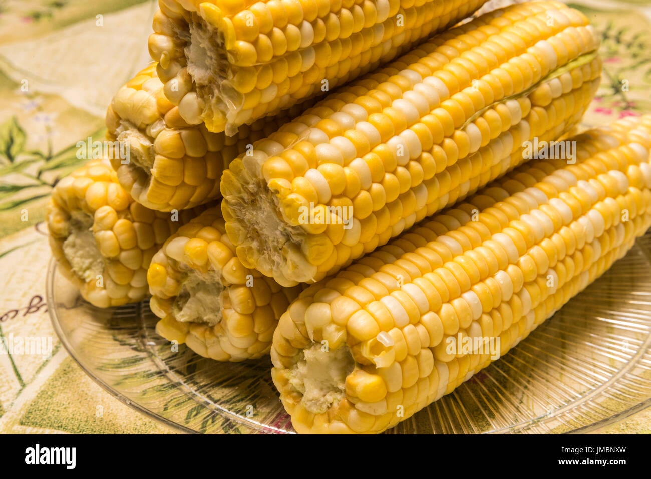 corn on the cob cooked Stock Photo - Alamy