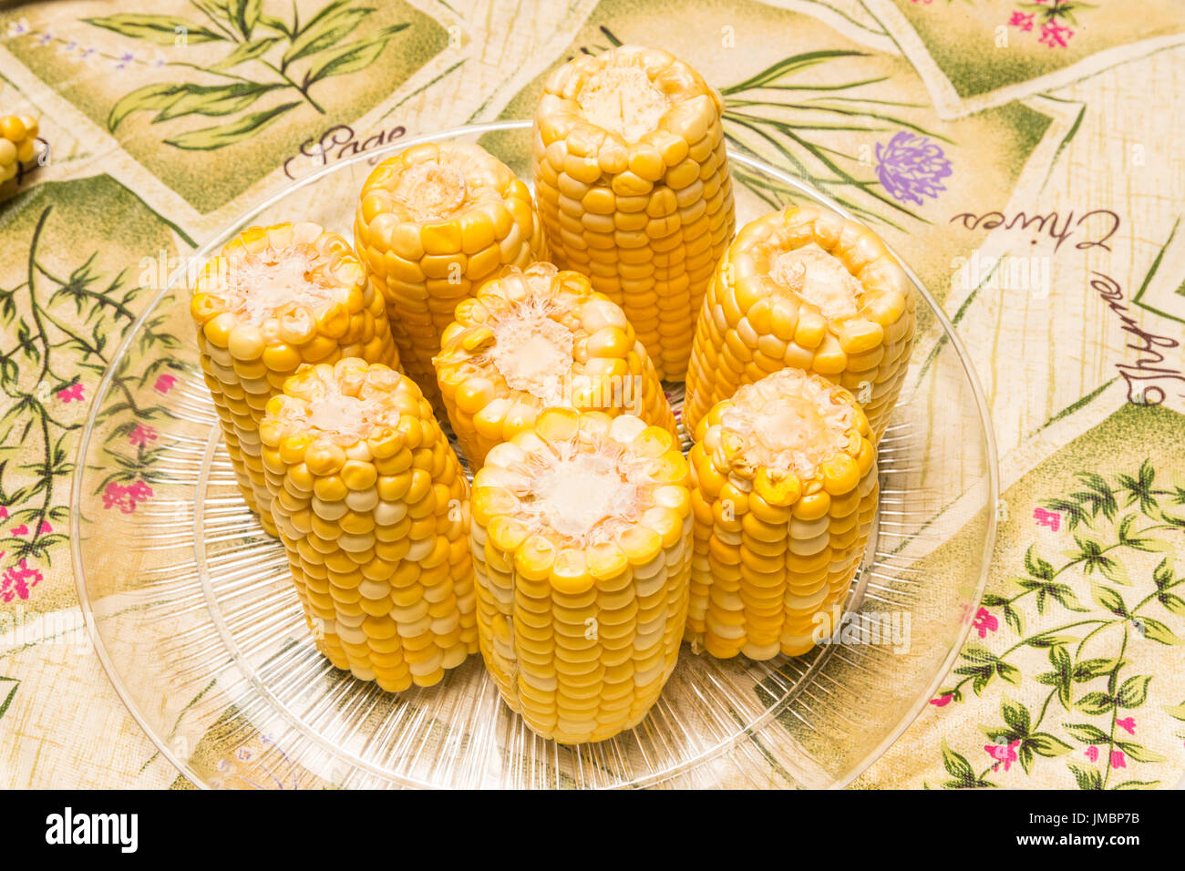 corn on the cob cooked Stock Photo - Alamy