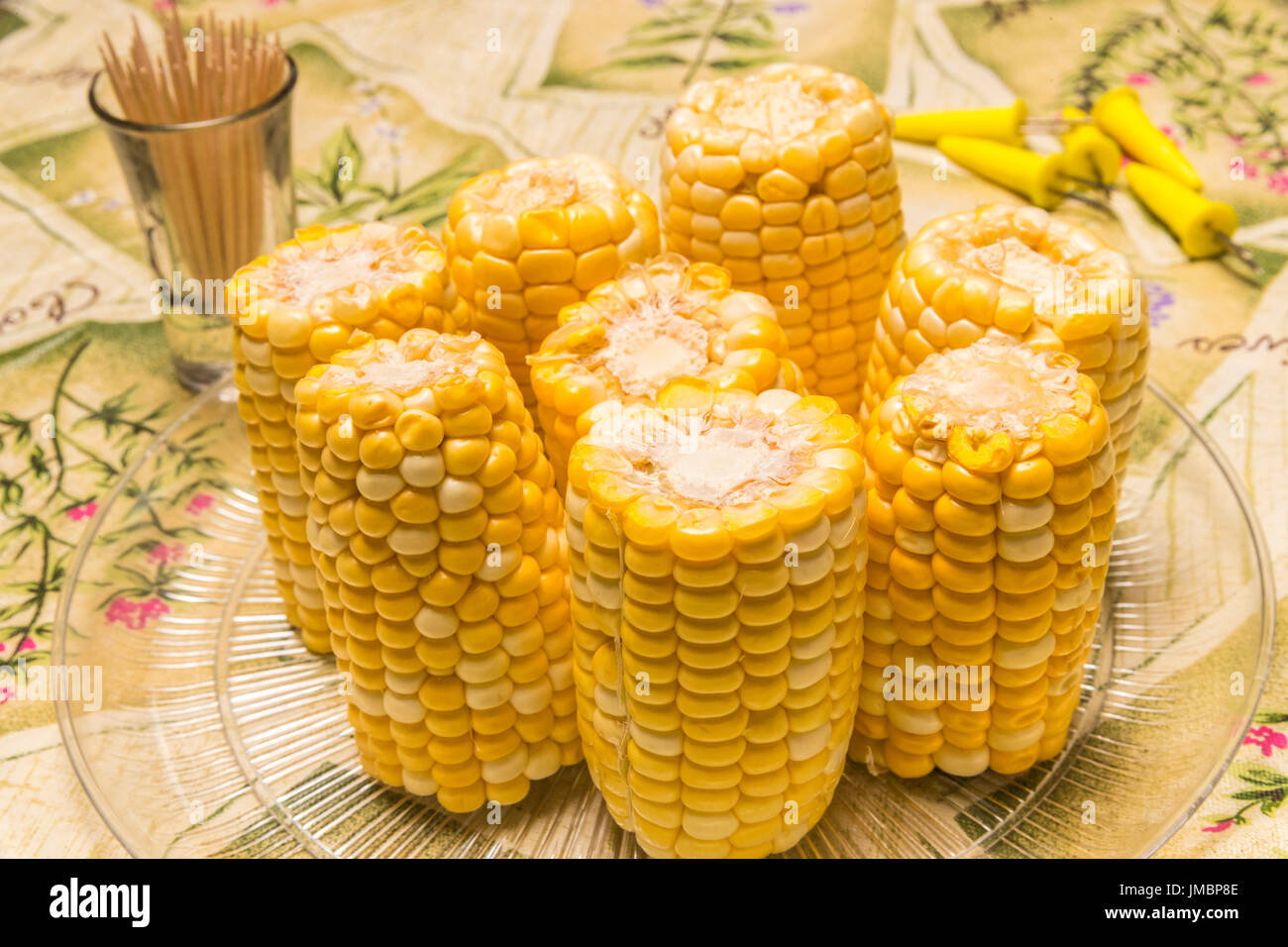 corn on the cob cooked Stock Photo - Alamy