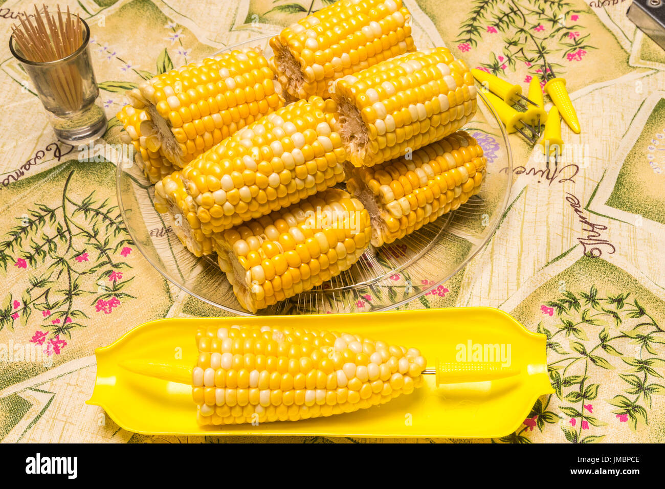 corn on the cob cooked Stock Photo - Alamy