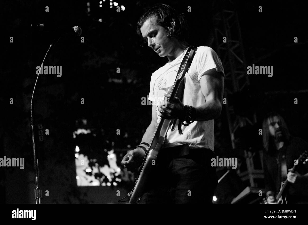 Singer of the bush hi-res stock photography and images - Alamy