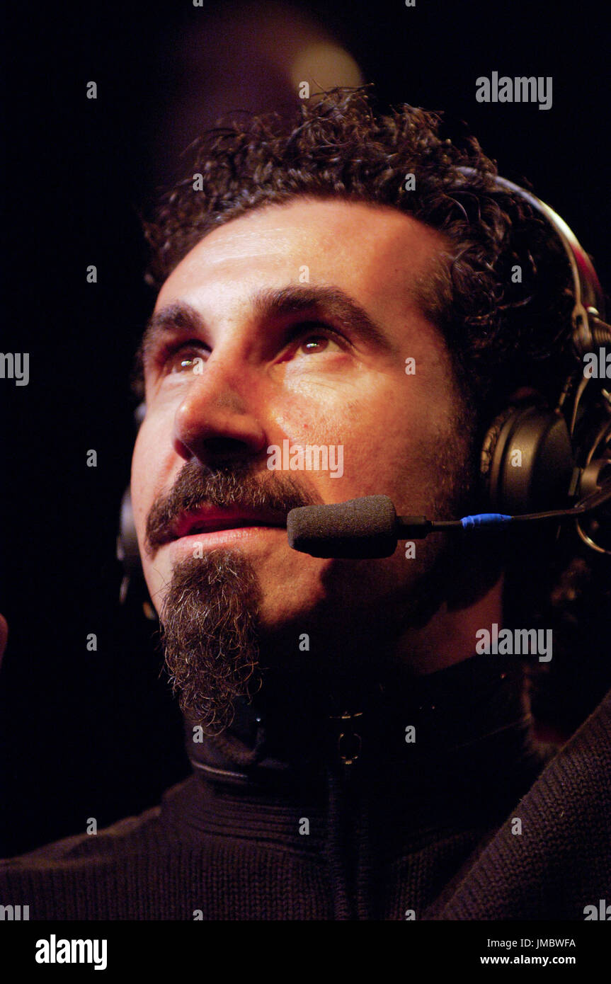 Serj Tankian live KROQ interview 2007 KROQ Almost Acoustic Christmas ...
