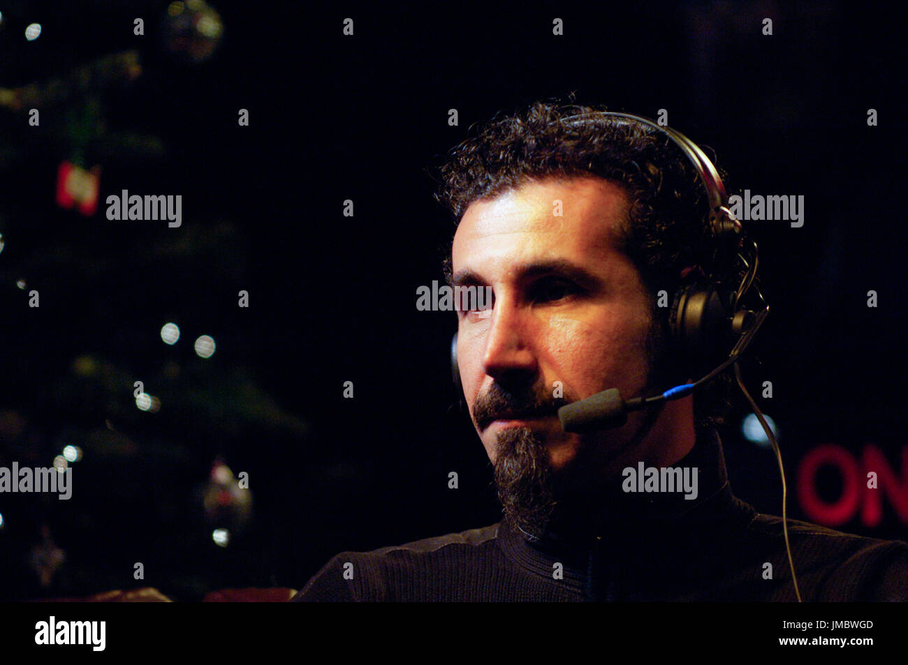 Serj Tankian live KROQ interview 2007 KROQ Almost Acoustic Christmas ...