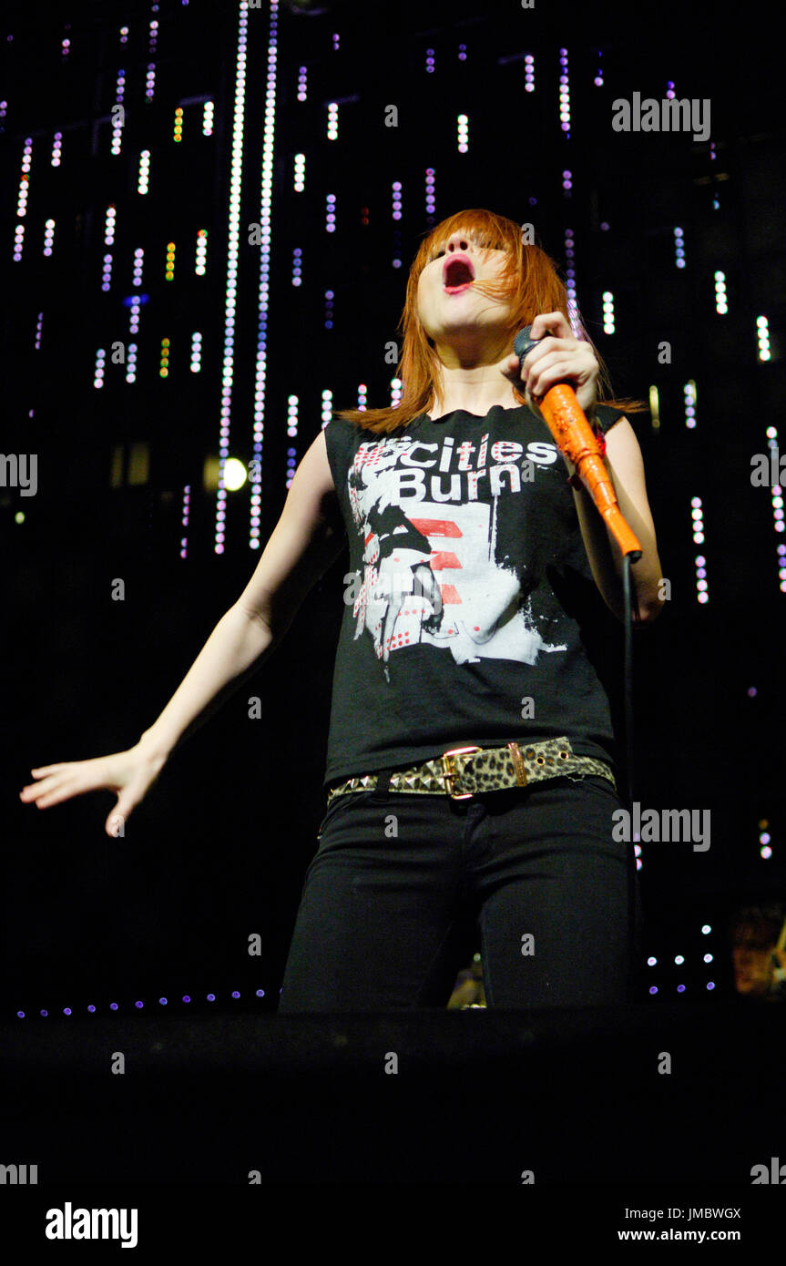 Hayley williams performing hi-res stock photography and images - Alamy