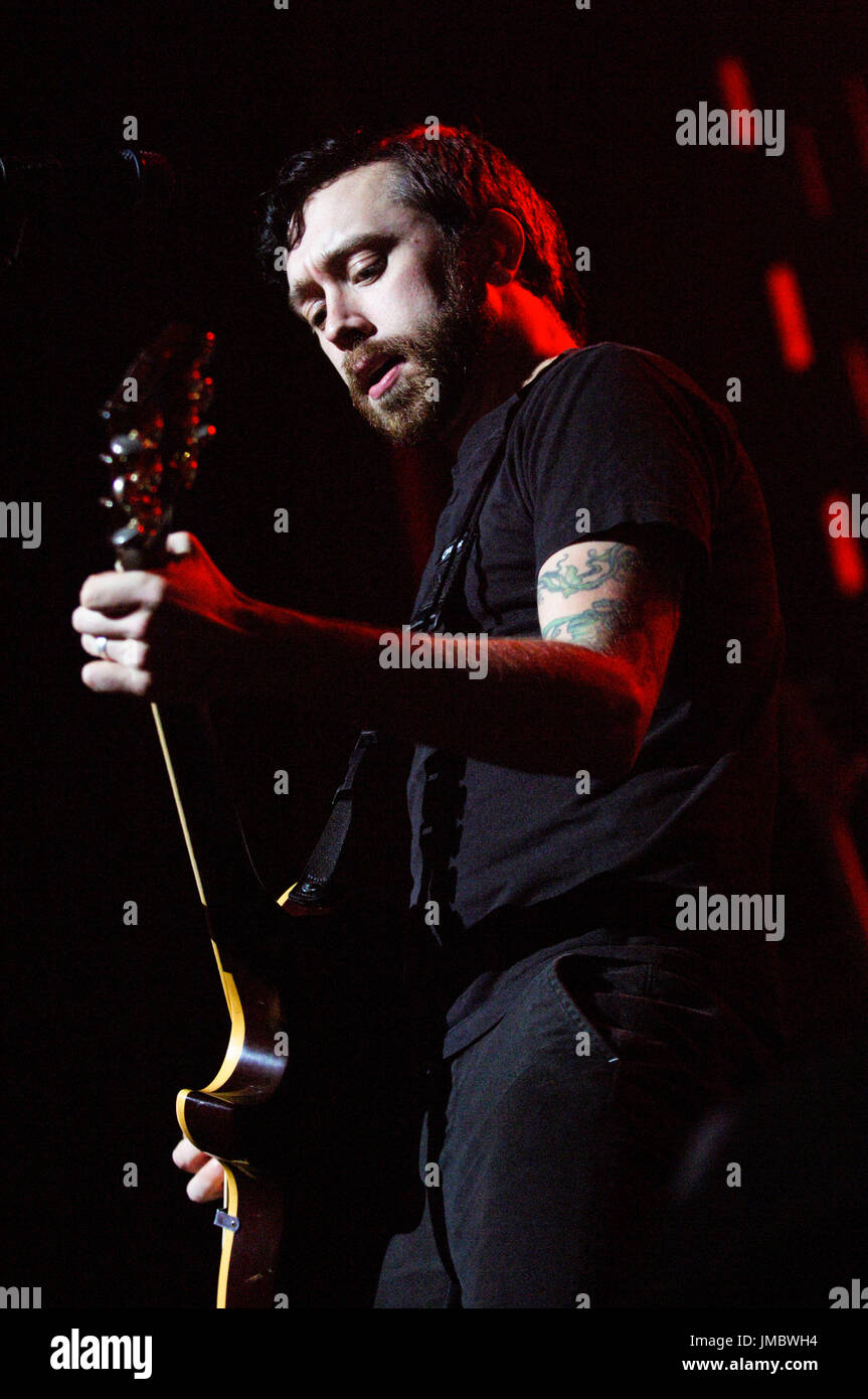 Tim mcilrath vocalist hi-res stock photography and images - Alamy