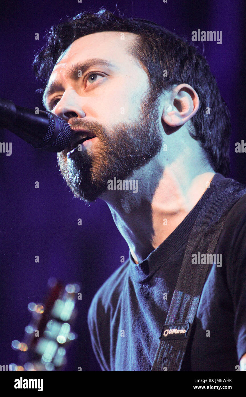 Tim mcilrath vocalist hi-res stock photography and images - Alamy
