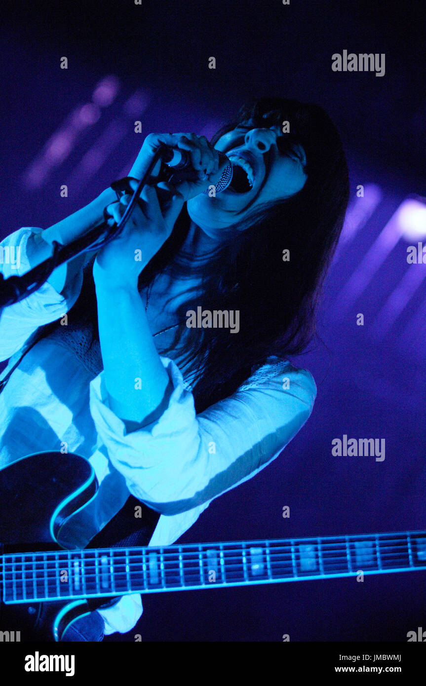 Leslie feist hi-res stock photography and images - Alamy