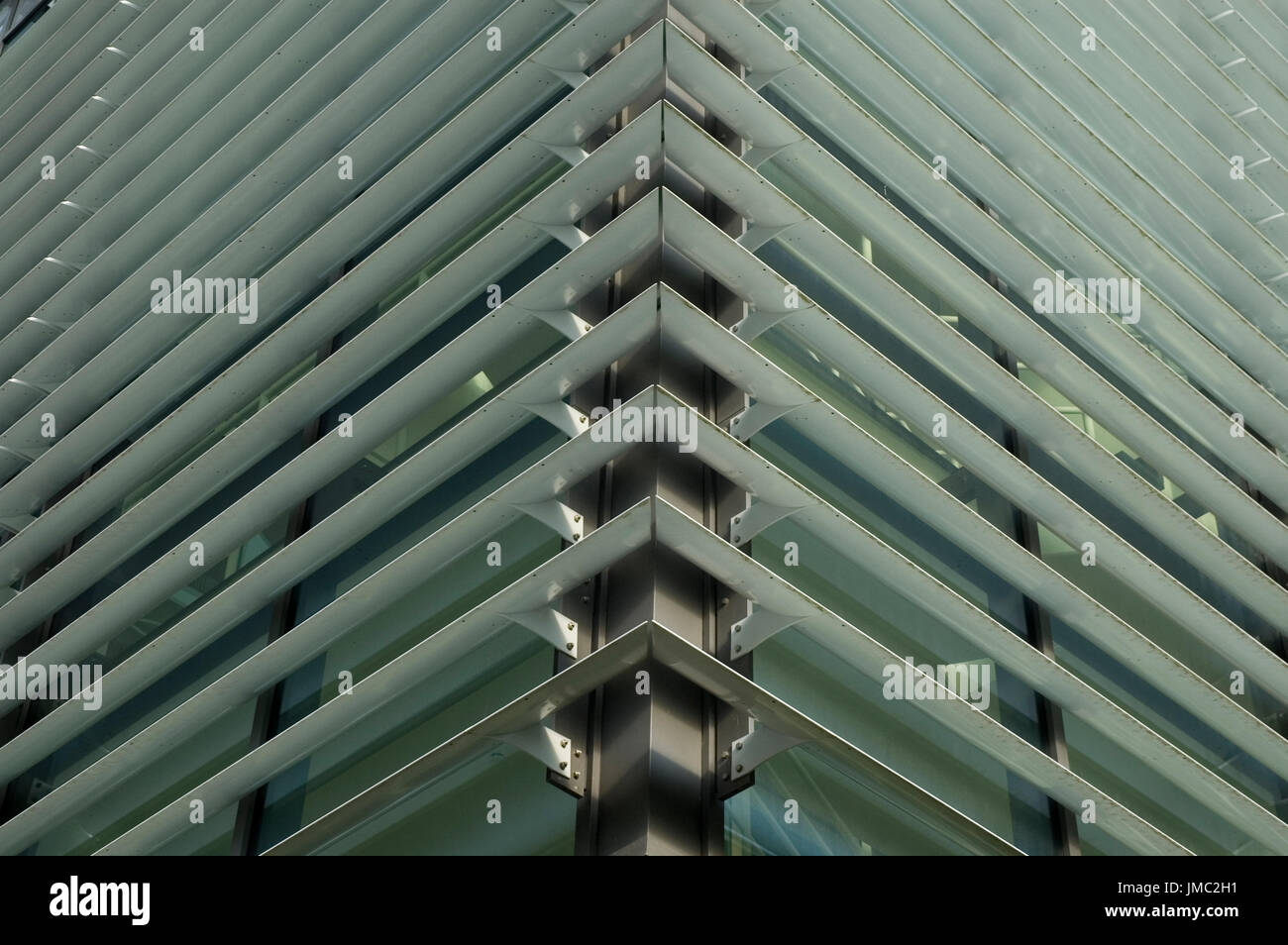 Shuttered facade hi-res stock photography and images - Alamy