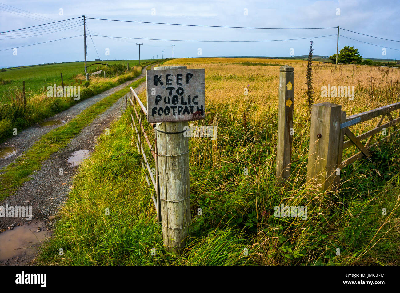 Hikers warning notice hi-res stock photography and images - Alamy