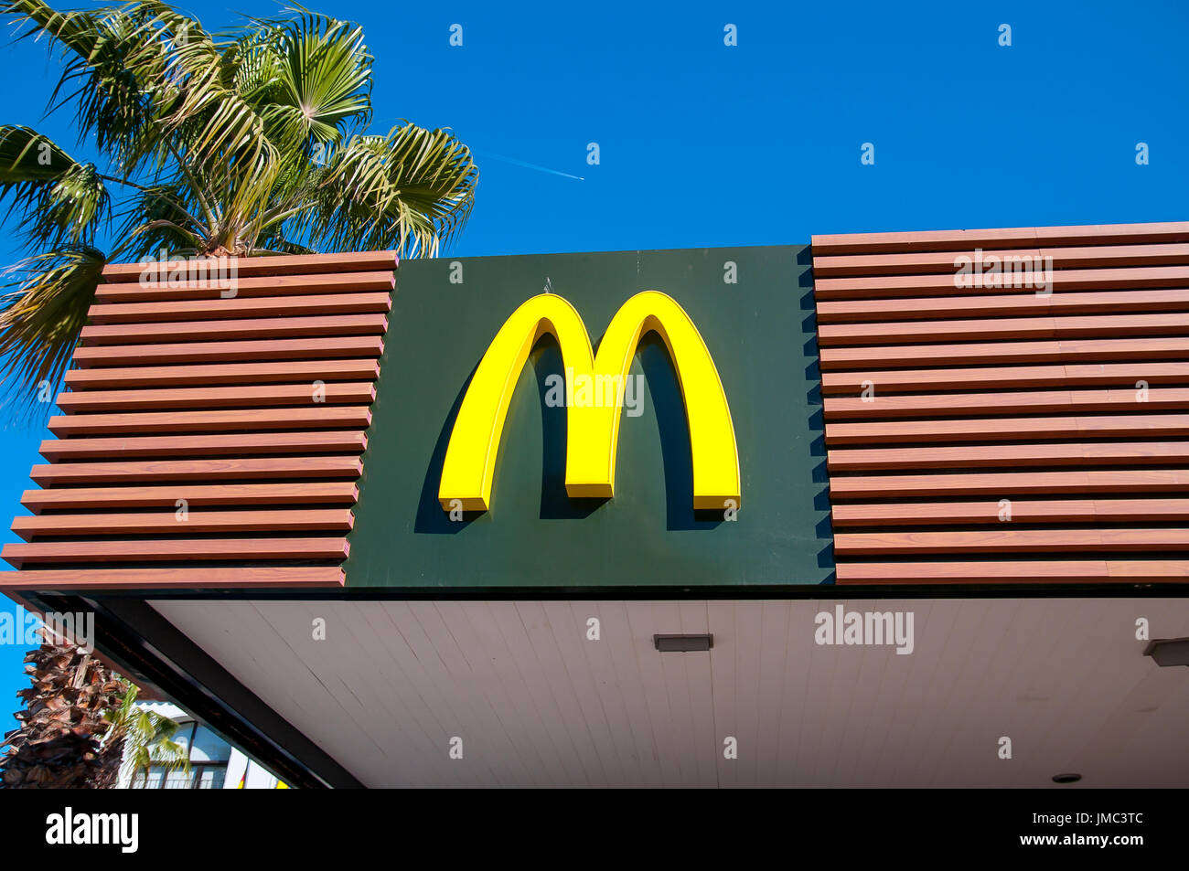A McDonald's restaurant logo, the American hamburger and fast food ...