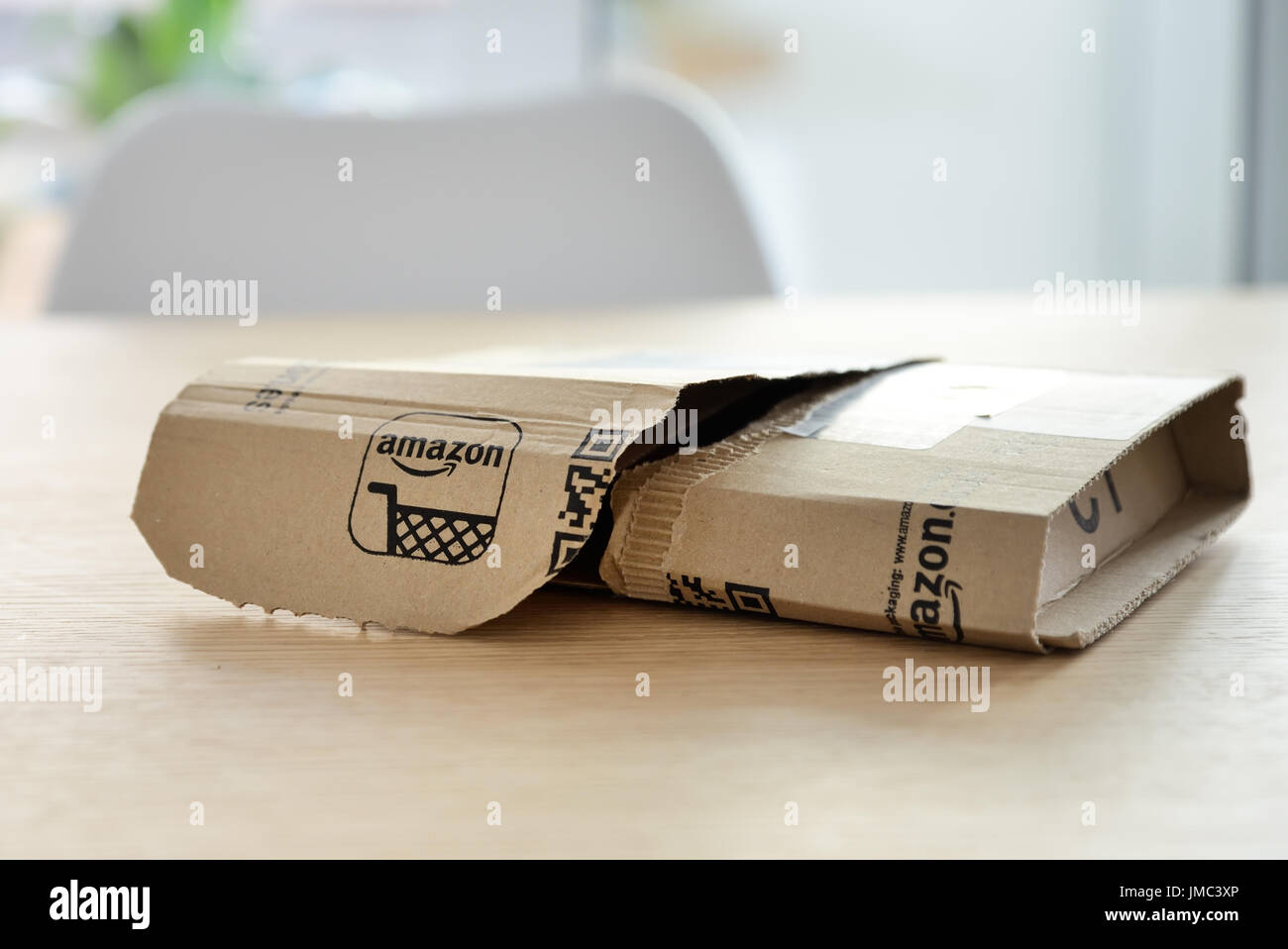 Amazon delivery hi-res stock photography and images - Alamy