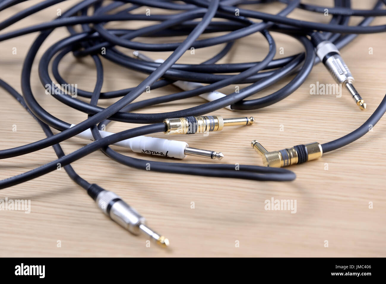 Guitar line hi-res stock photography and images - Alamy