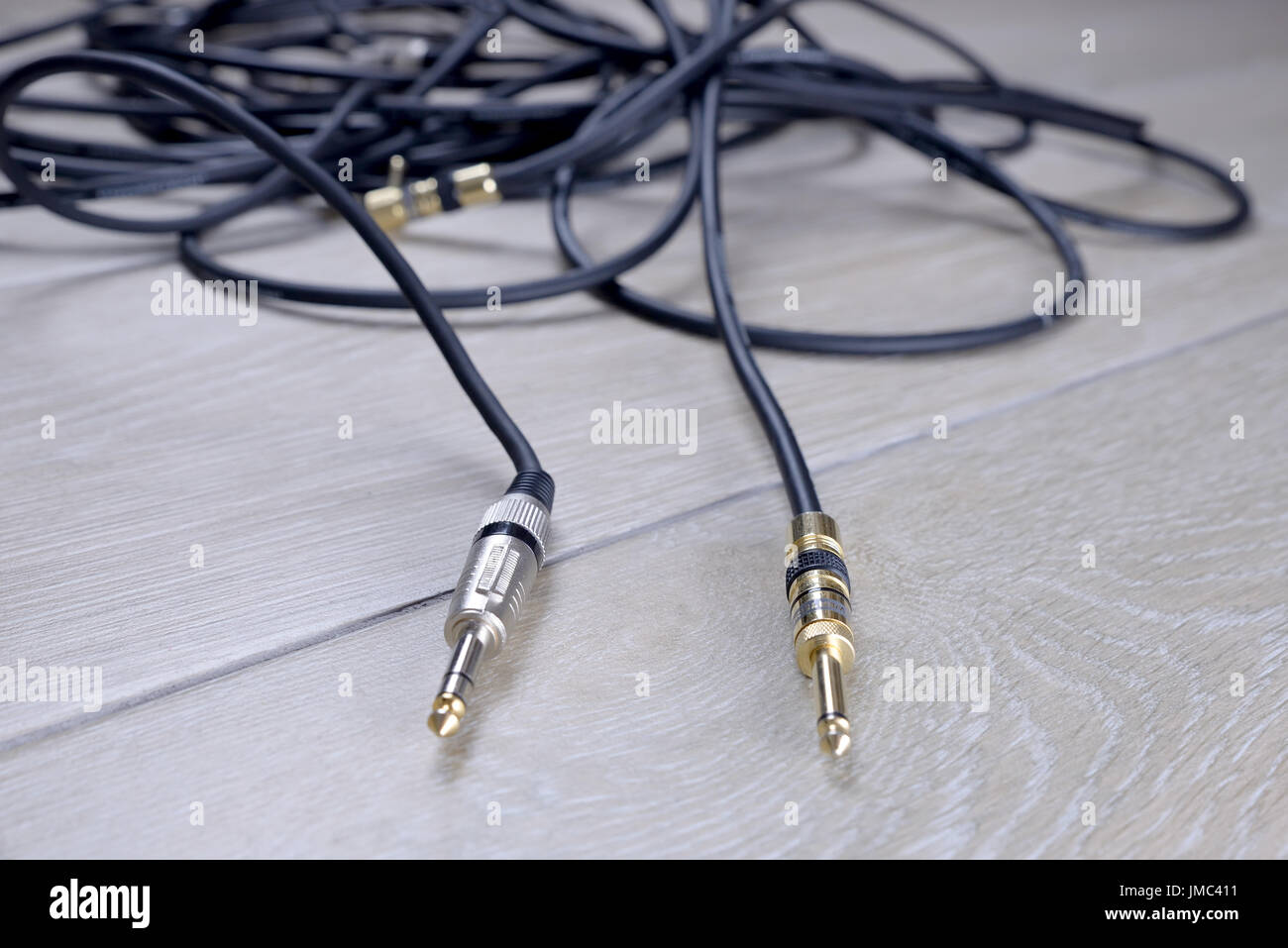 Guitar line hi-res stock photography and images - Alamy