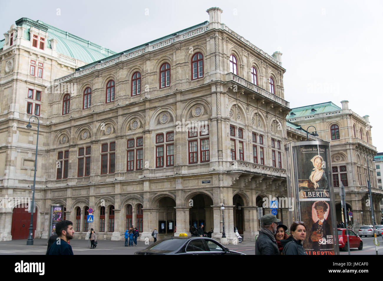 Opera house vienna hi-res stock photography and images - Alamy