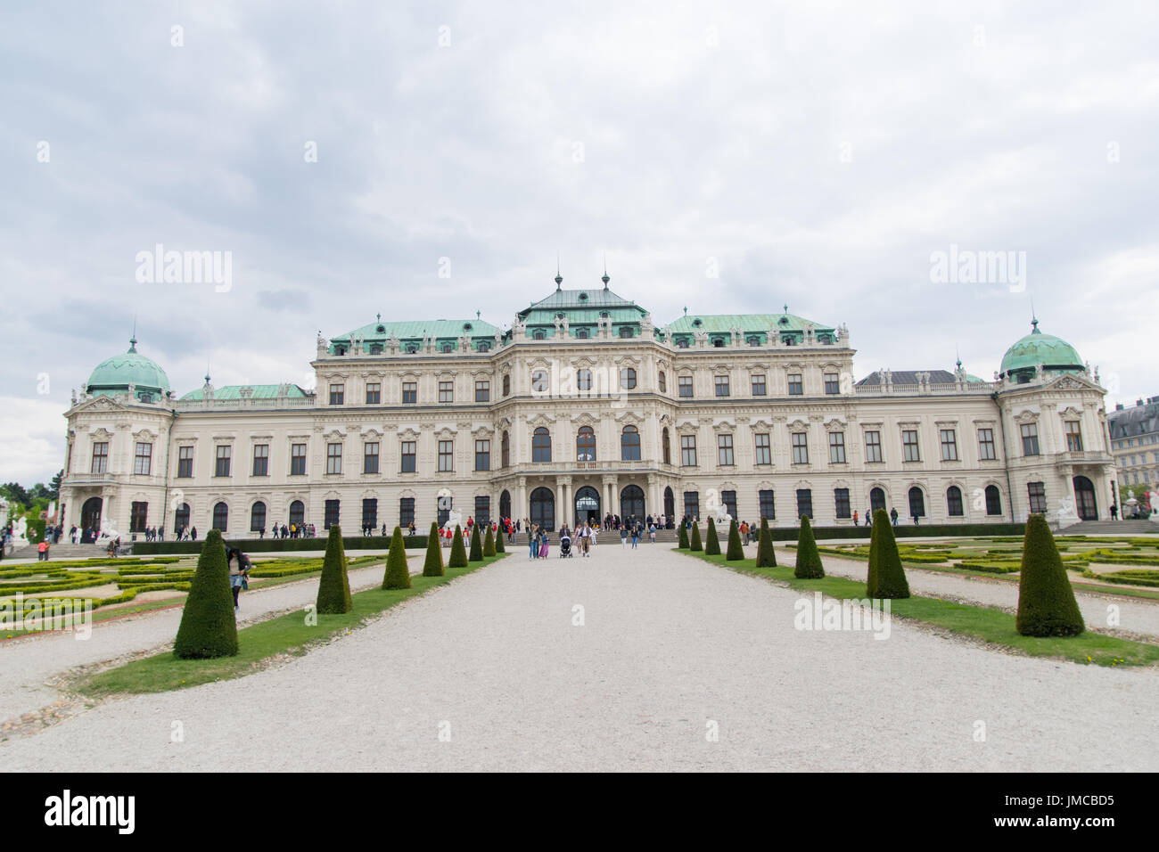 Viennese palace hi-res stock photography and images - Alamy
