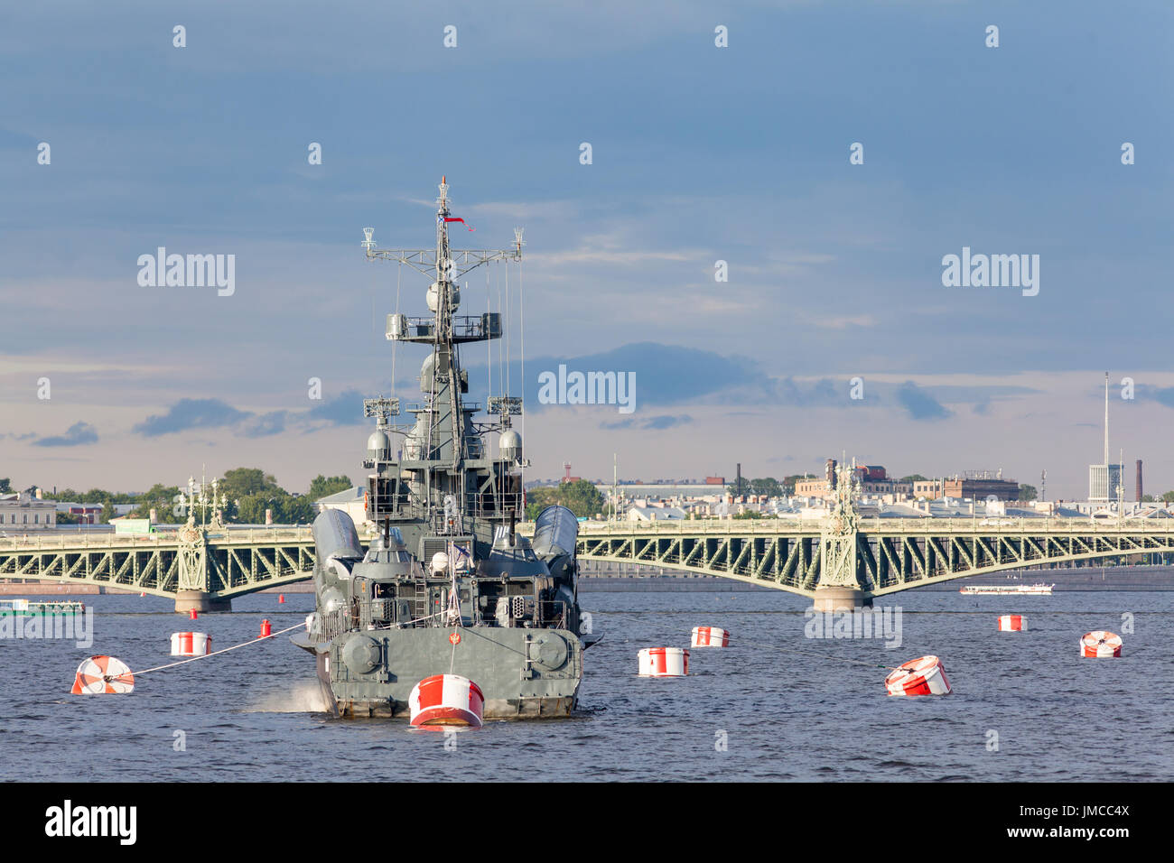 Military Ship Bridge Stock Photos & Military Ship Bridge Stock Images ...