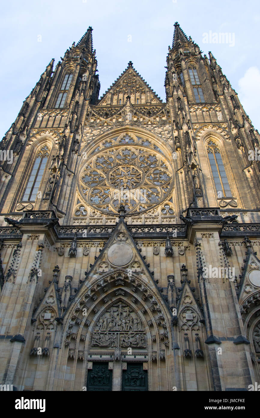 Prague cathedral hi-res stock photography and images - Alamy
