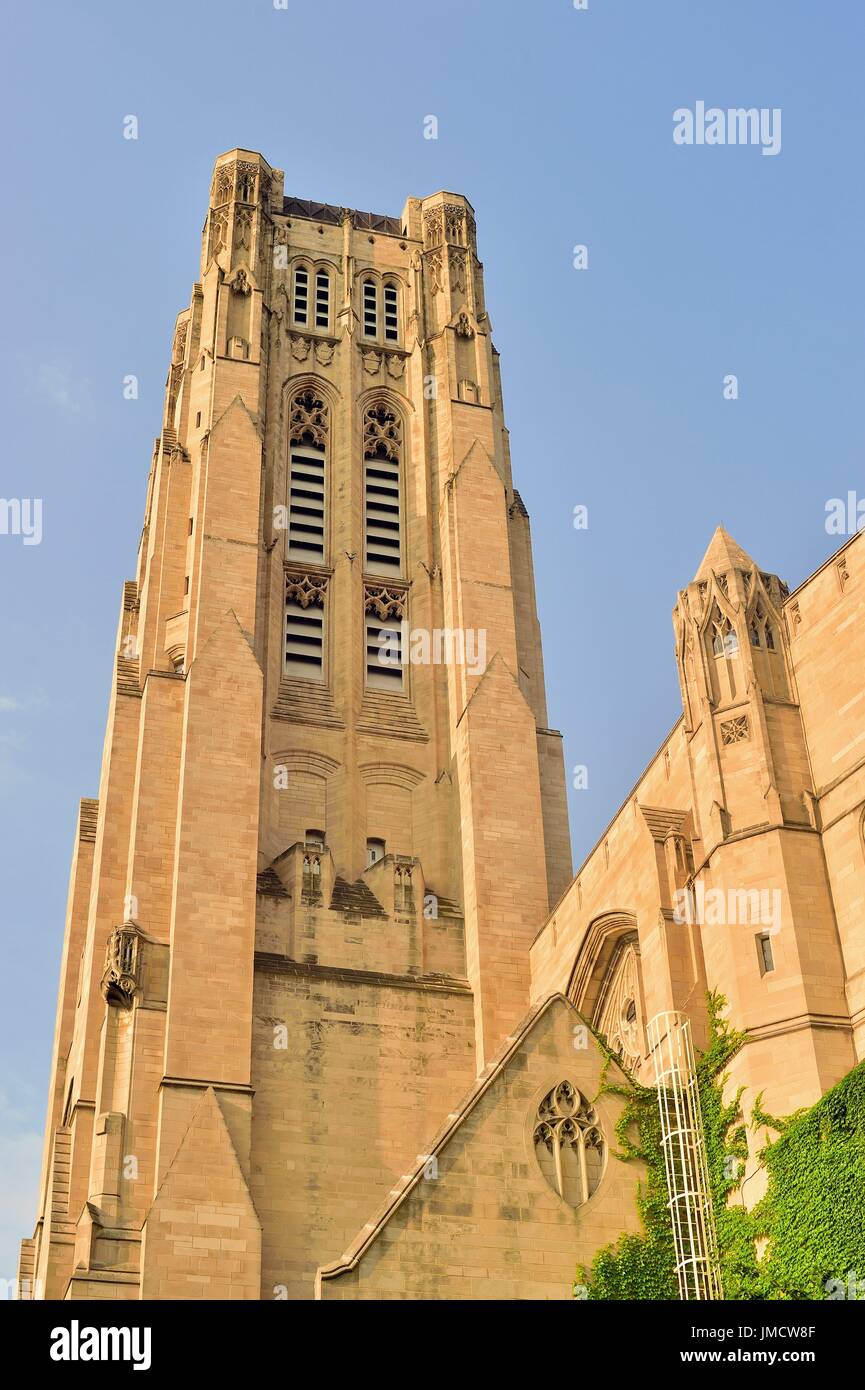 Rockefeller Memorial Chapel on the campus of the University of Chicago ...