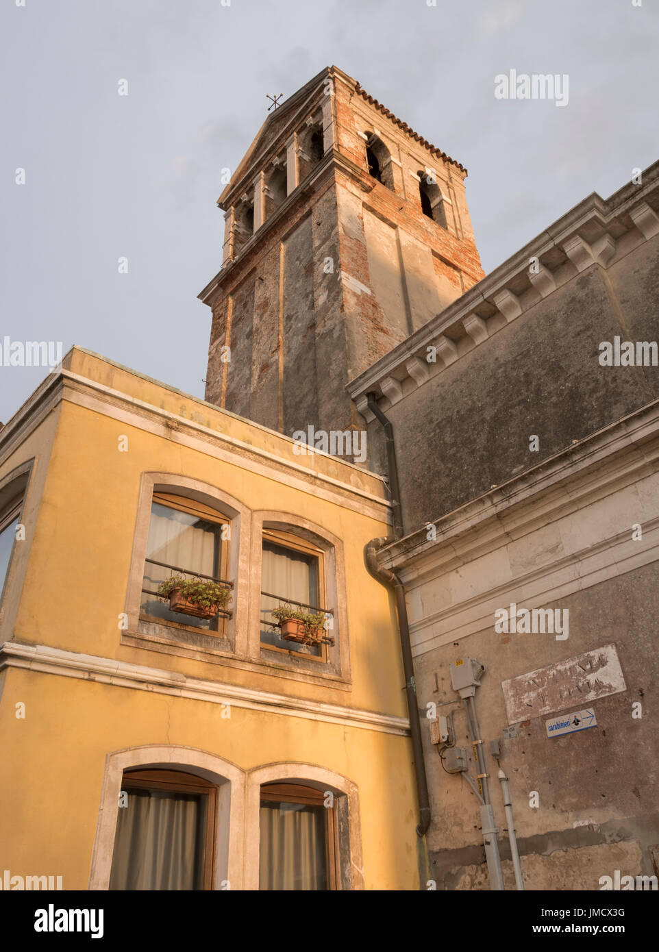 Interesting buildings hi-res stock photography and images - Alamy