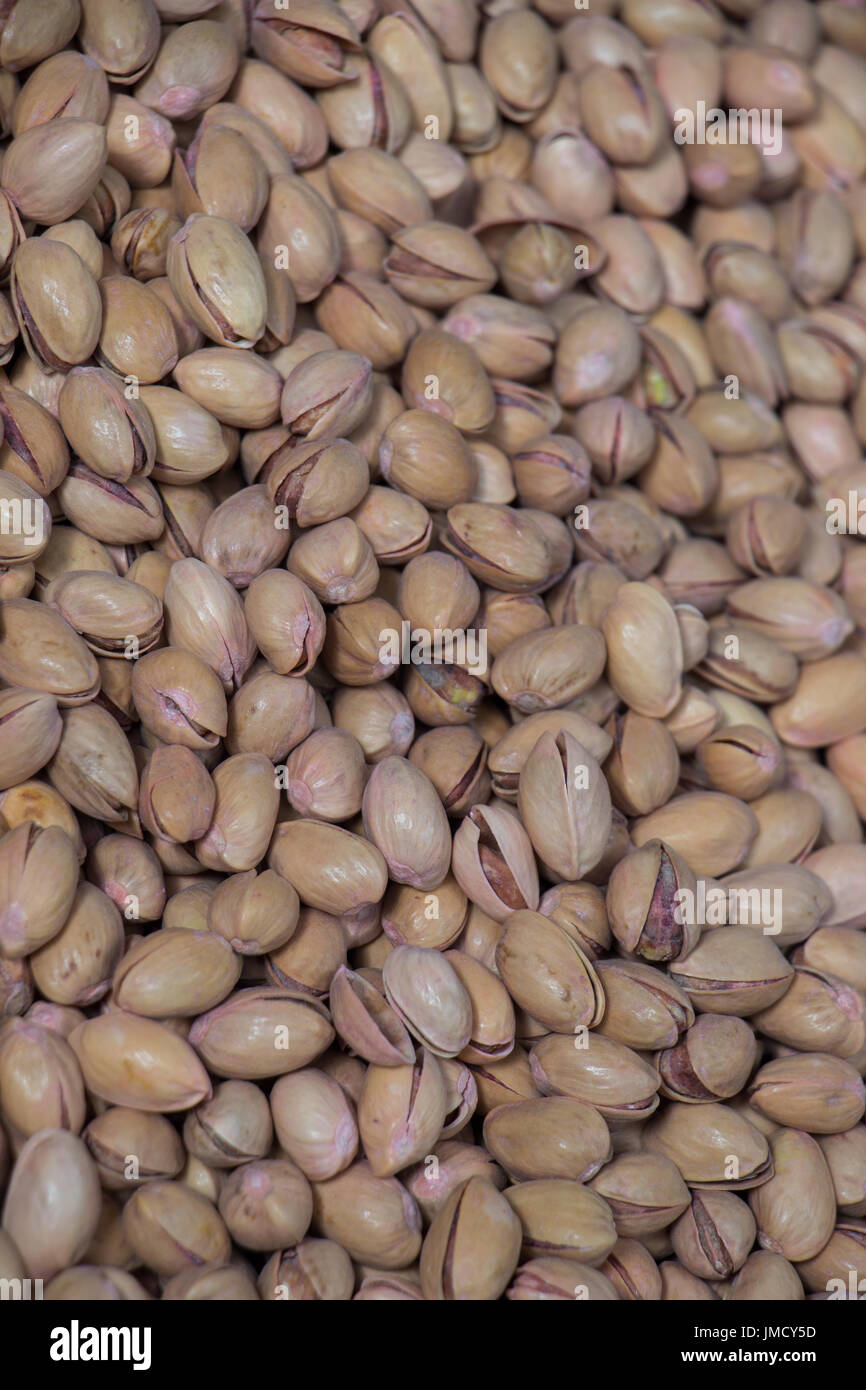Pistachio nuts with shell ready to eat Stock Photo - Alamy