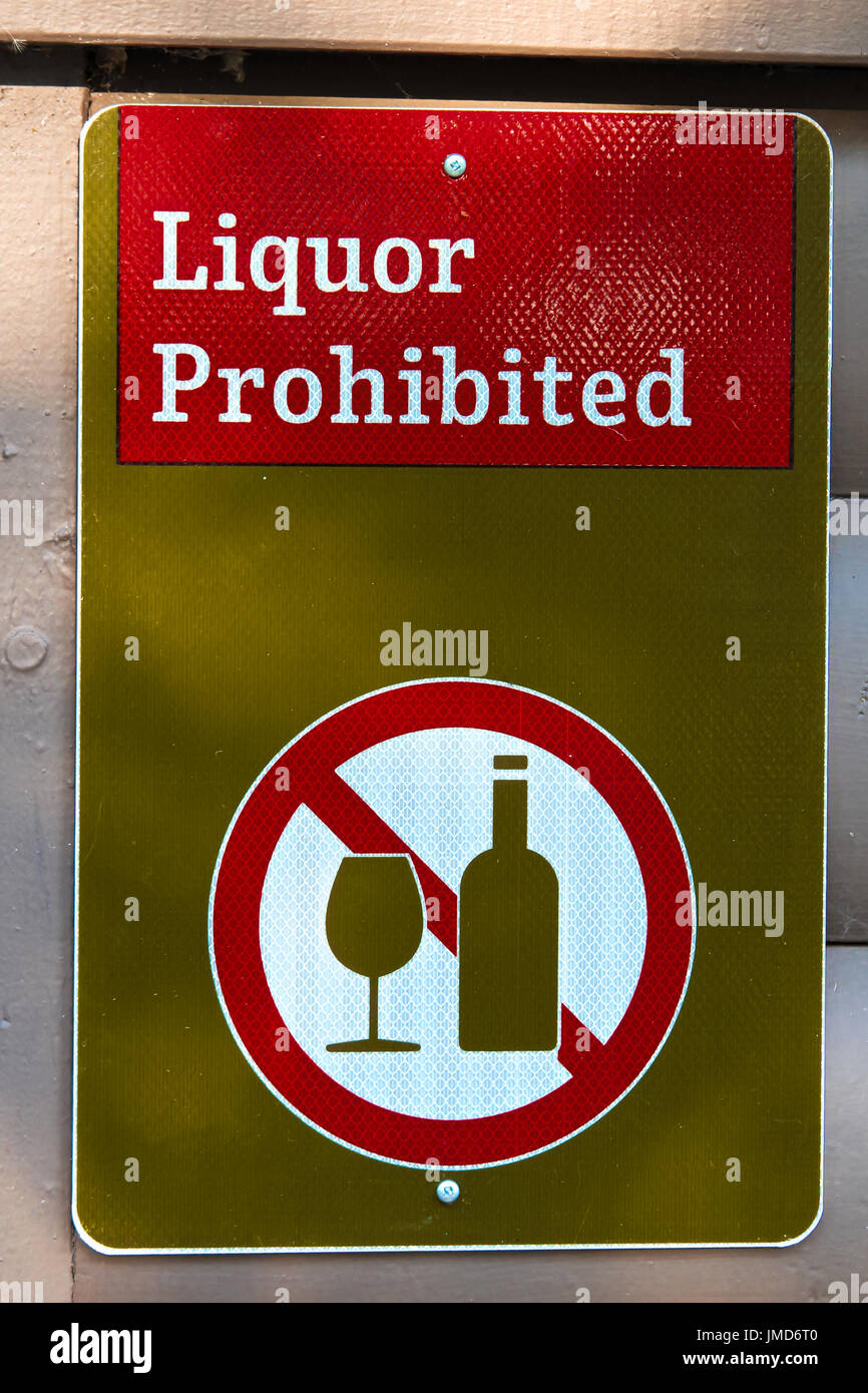 A green liquor prohibited sign Stock Photo - Alamy