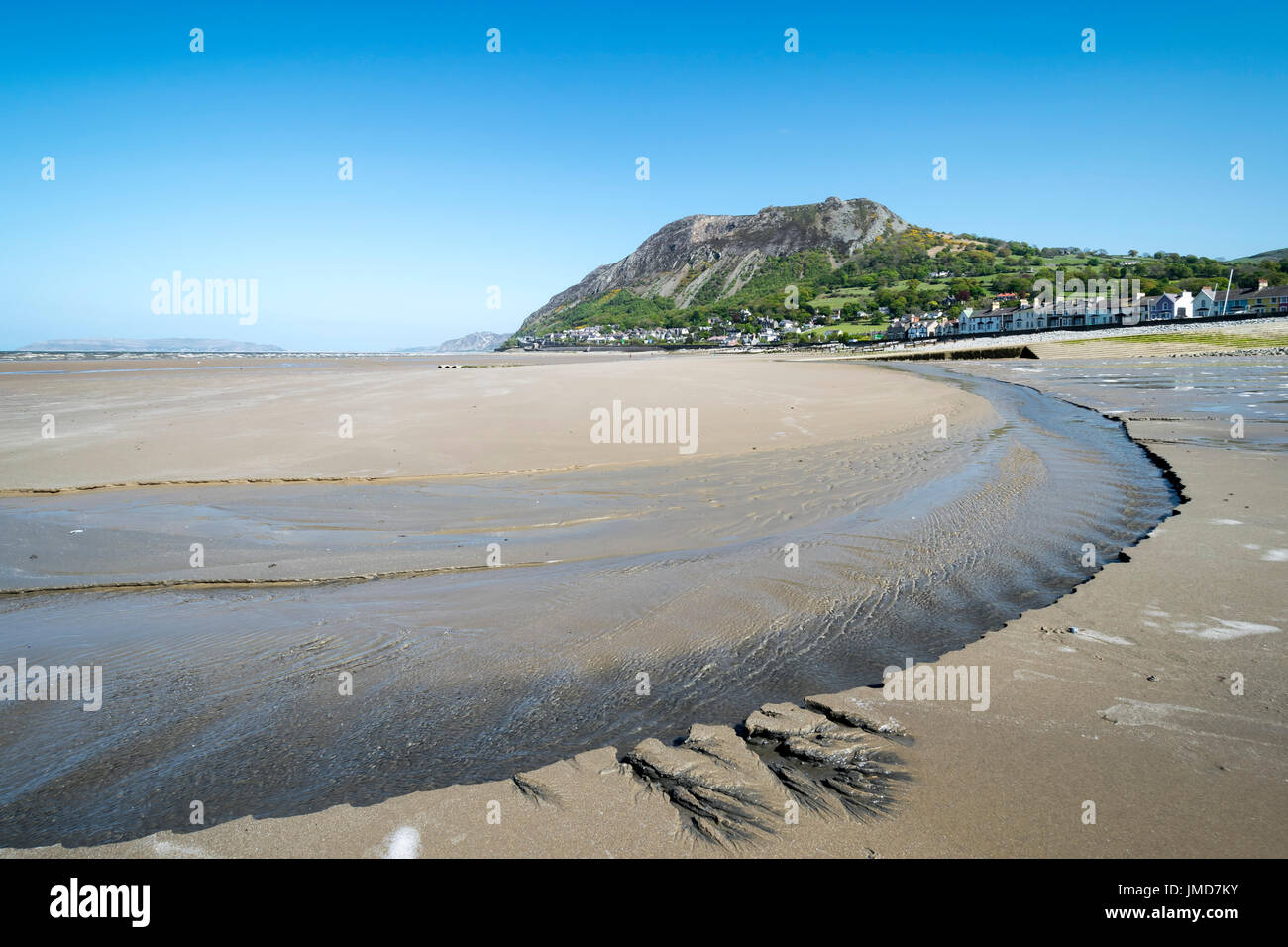 Llanfairfechan beach on the North Wales coast Stock Photo - Alamy