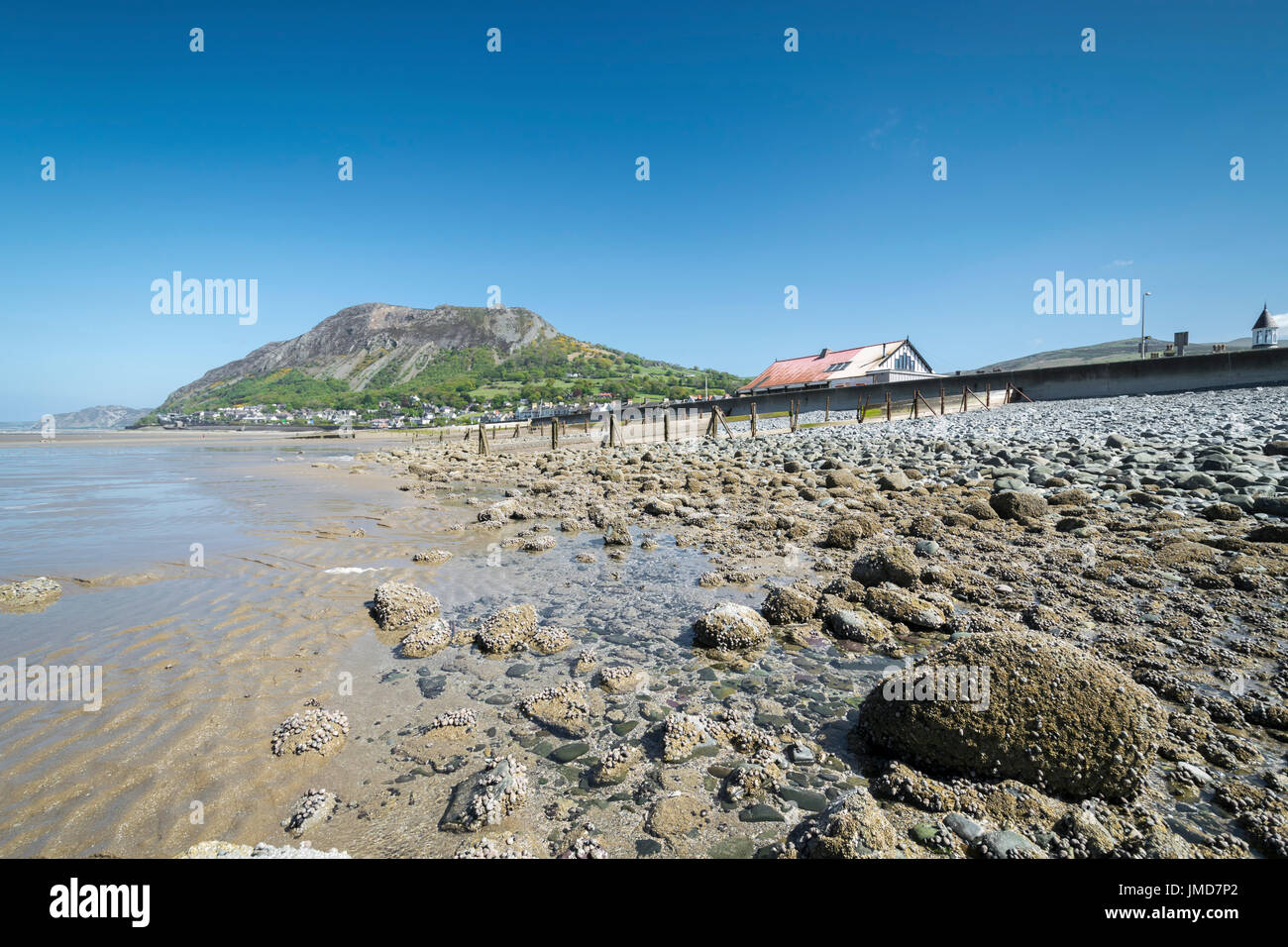 Llanfairfechan beach on the North Wales coast Stock Photo - Alamy