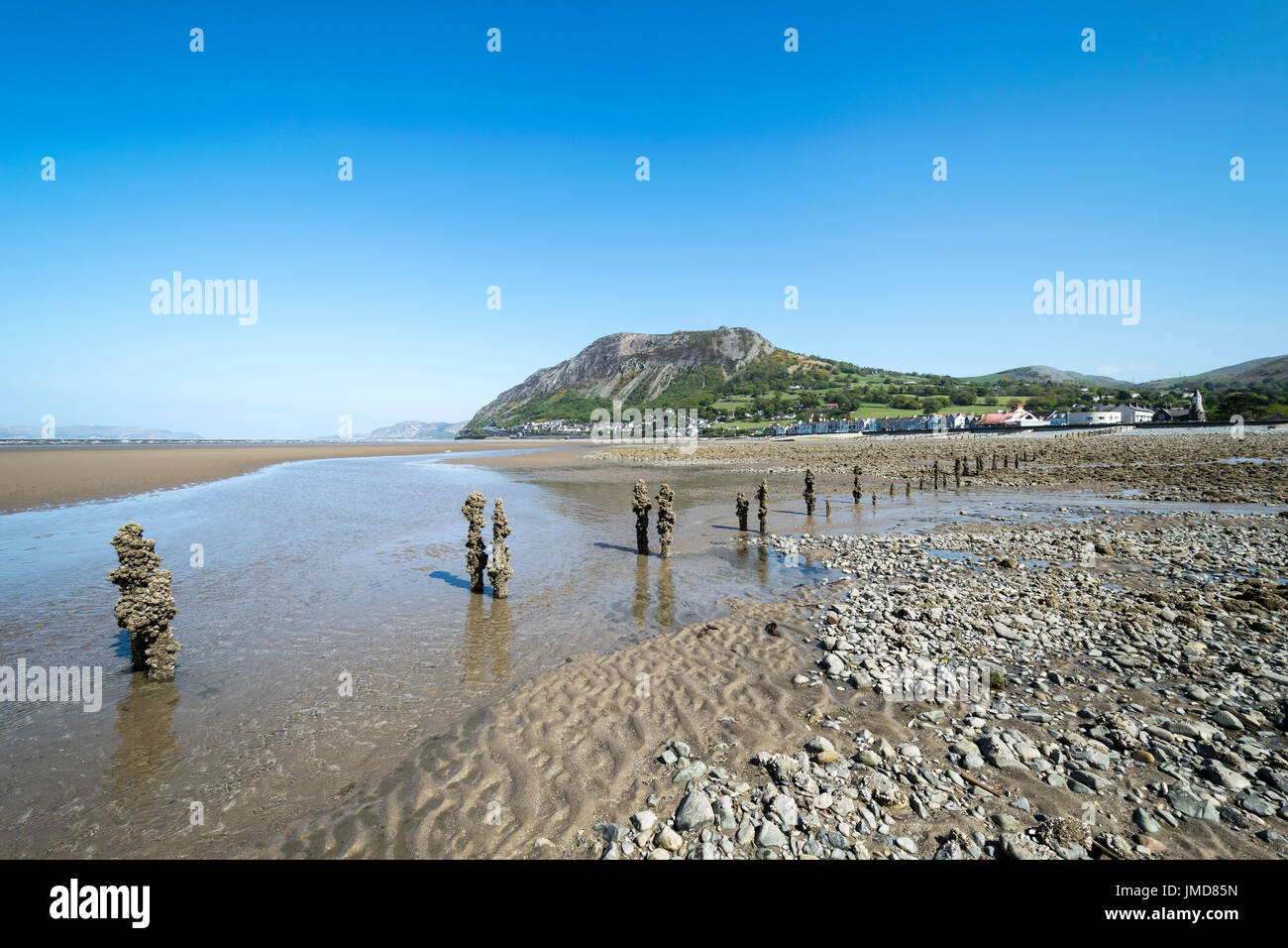 Llanfairfechan beach on the North Wales coast Stock Photo - Alamy