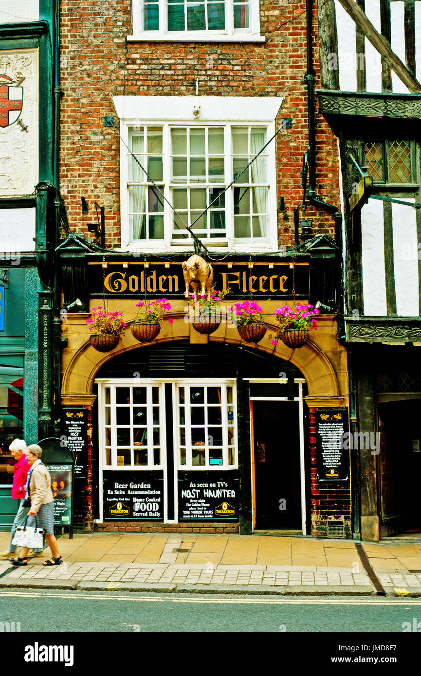 The Golden Fleece, Coppergate, York Stock Photo - Alamy